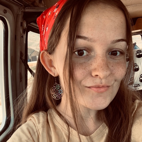 Kayla's Closet (@luvbugstudio) | Poshmark